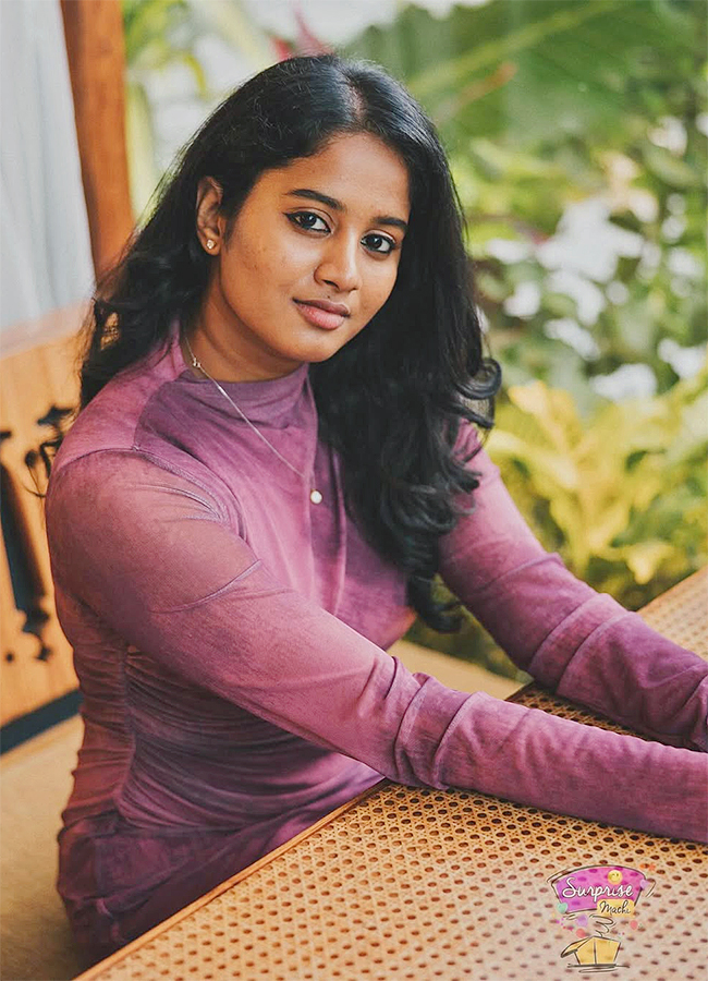 నటి బ్రిగిడా సాగా..కిక్‌ ఇచ్చే ఫోటోలు చూశారా..? | Peddha Kapu 1 Movie Actress Brigida Saga ...